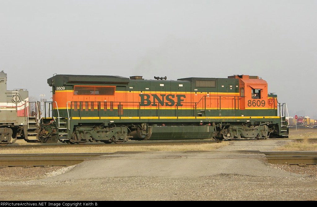 BNSF 8609